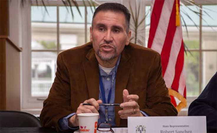 Rep. Estatal Robert Sánchez: “La mayoría de la gente se manifiesta en ...